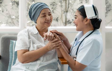 Pengobatan Kemoterapi Kanker: Manfaat, Prosedur hingga Efek Sampingnya