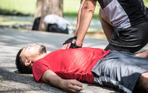 Mengenal CPR, Pertolongan Pertama Serangan Jantung - EKA Hospital